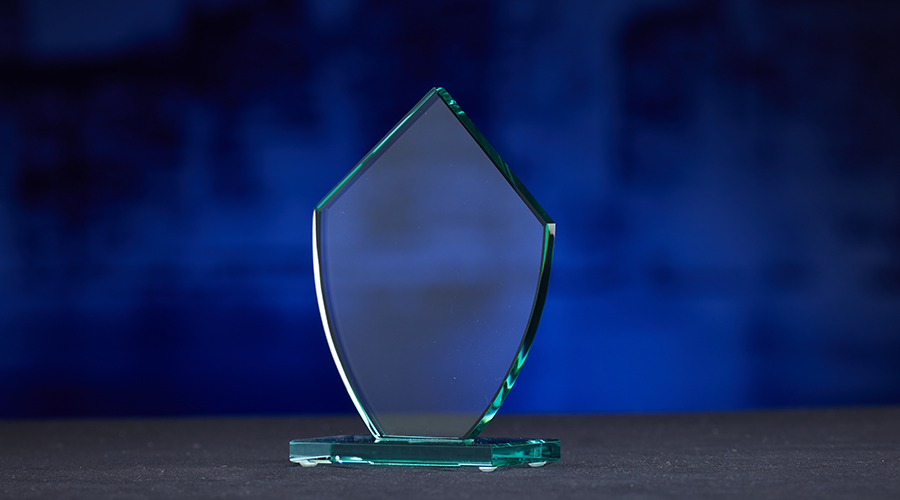 Glass Trophies - De Tombstone Specialist